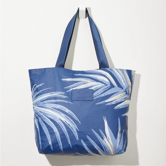 ALOHA Collection | Bags | New Aloha Collection Sway Day Tripper Tote ...